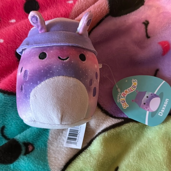 Squishmallows | Toys | Daxxon The Alien With Bucket Hat Squishmallow ...